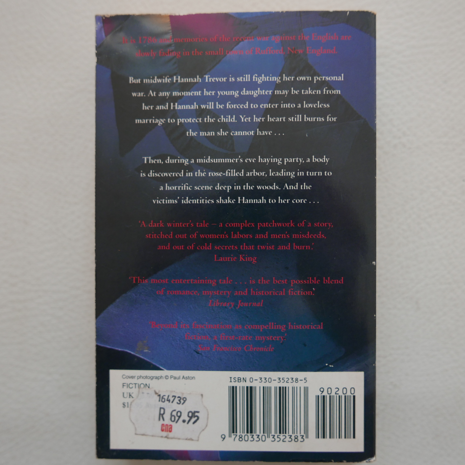 Blood Red Roses by Margaret Lawrence - The Crazy Book Inn