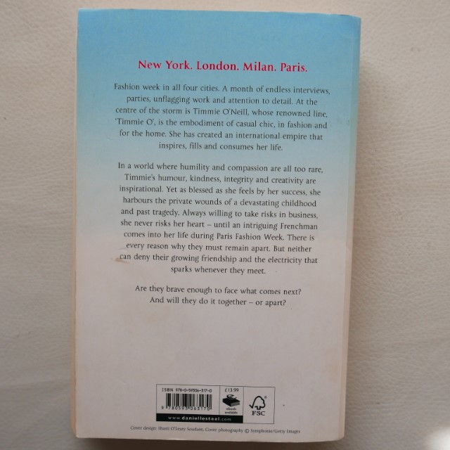 First Sight by Danielle Steel - The Crazy Book Inn